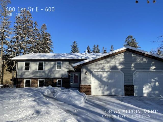 600 1st St E, 2 beds, 1 full bath