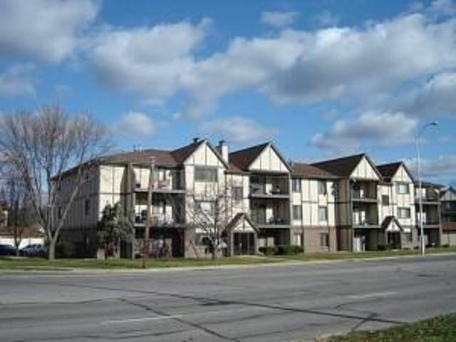 $600 / 2br 1100ft² 2380 N. 44th FREE CABLE North Lincoln