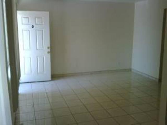 $600 / 2br 2 bed room apt Very Spacious 862 Adams El Centro map