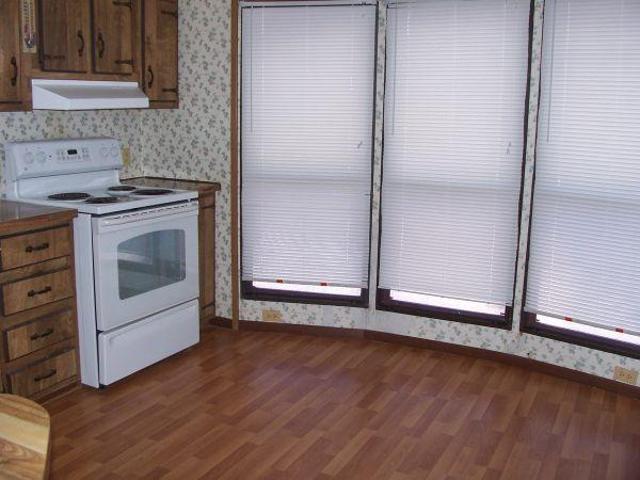 $600 / 2br 840ft² Available June 15th! Amber Drive
