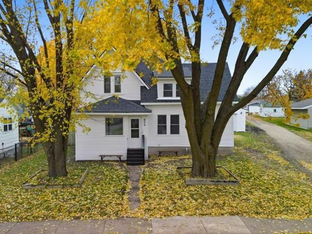 600 5th St SE, Waseca, MN 56093