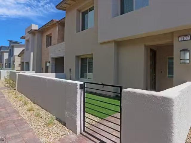 600 Carriage Hill Drive, Las Vegas, NV 89138