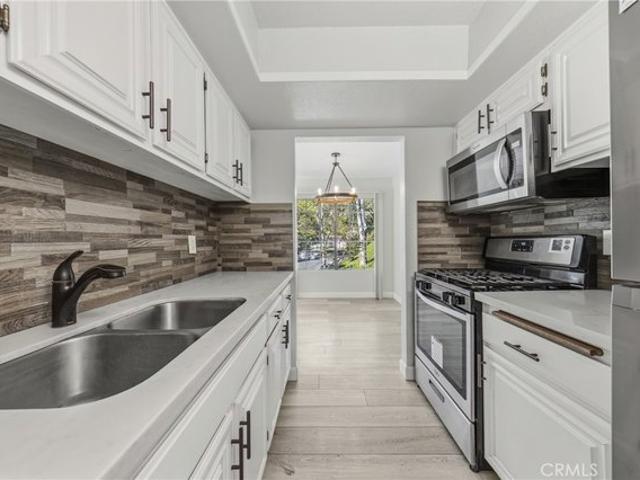 600 Central Ave Apt 376, Riverside, CA 92507