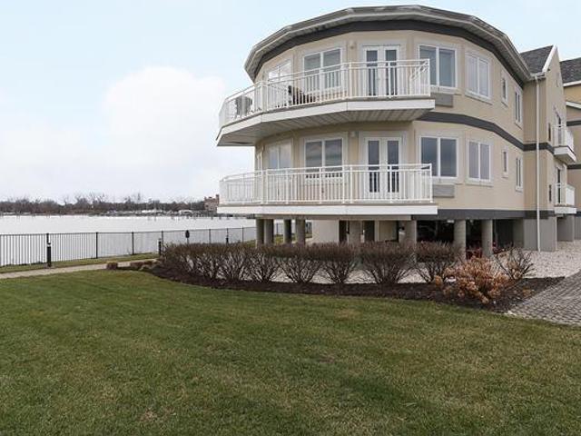 600 Clarence Avenue 2D