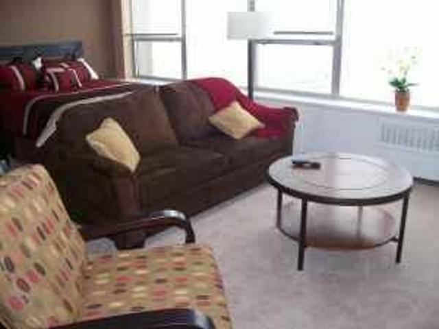 $600 Amazing Studio 23rd flr FREE heat,electric,water,cable,internet!Weekly Downtown Milwaukee