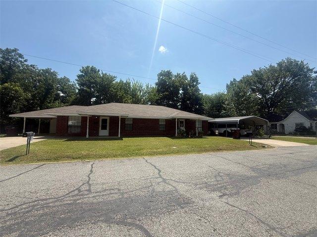 600 and 602 Cedar St, Bonham, TX 75418