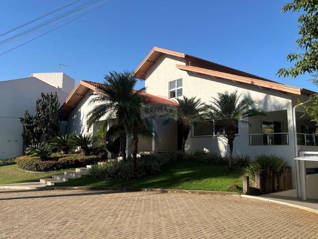 600 Área Útil Casa de Condomínio Alugar, 4 Dormitórios localizado em Nossa Senhora Aparecida, Paulínia, São Paulo, 13140000 | Brasil