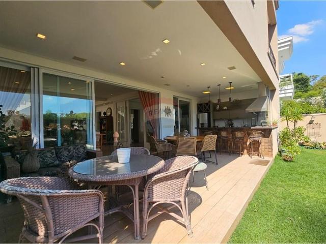 600 Área Útil Casa de Condomínio Alugar, 4 Dormitórios localizado em Alphaville Residencial Um, Barueri, São Paulo, 06474070 | Brasil