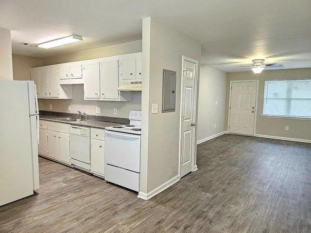 600 Arizona Ave, Warner Robins, GA 31093