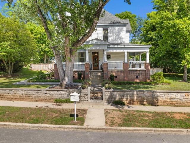 600 Austin Ave