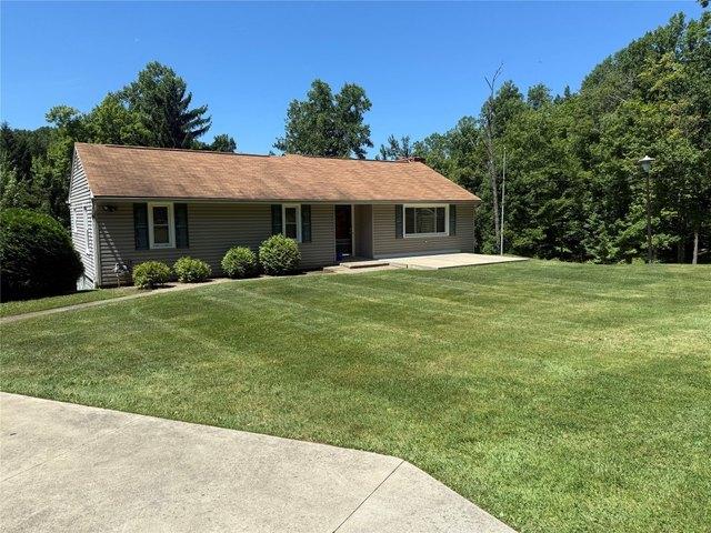 600 Avonia Rd, Fairview, PA 16415