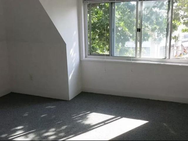 $600 BR in 6BR house in North Oakland