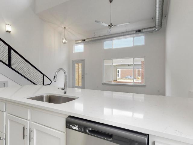 600 Burnett Rdg Place