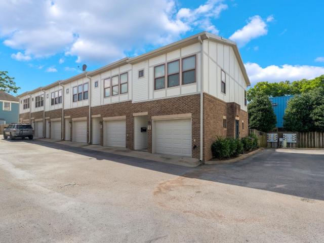 600 Garfield St # 16