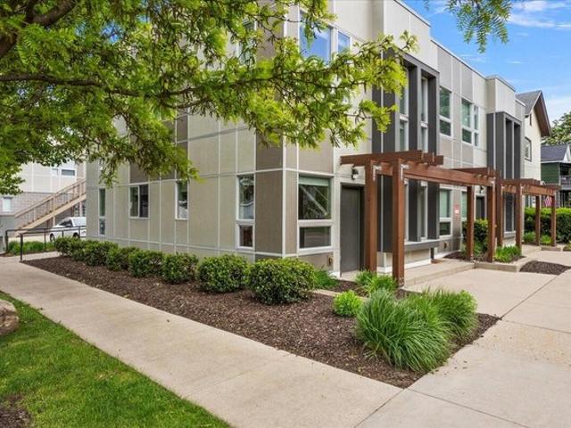 600 Douglas St NW Unit 600C, Grand Rapids, MI 49504