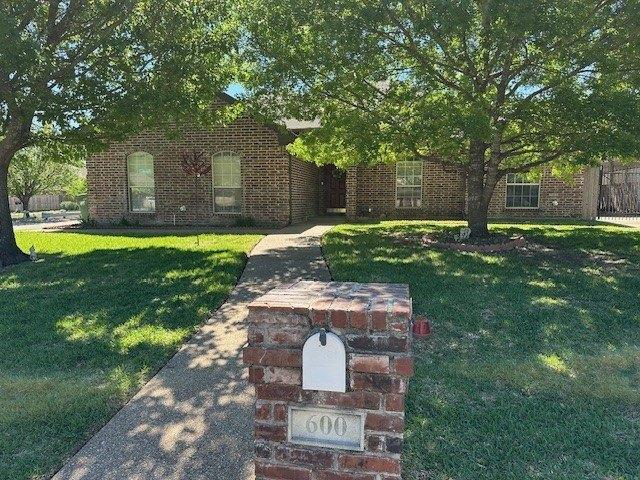 600 Durango Cir, Hewitt, TX 76643