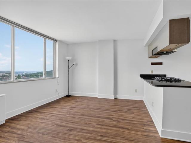 600 E 8th St Street # 8H