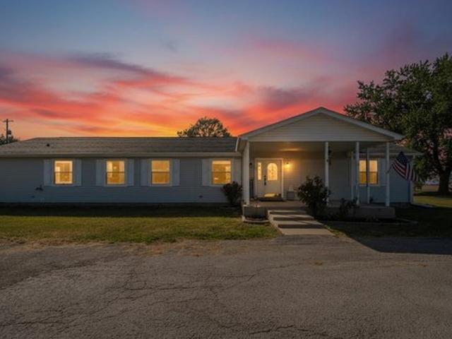 600 E 900 S, Fairmount, IN 46928