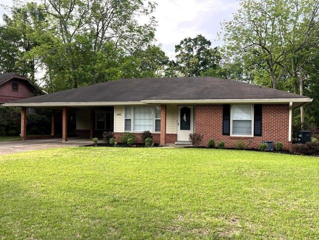 600 E Westbrook St, West Point, MS 39773