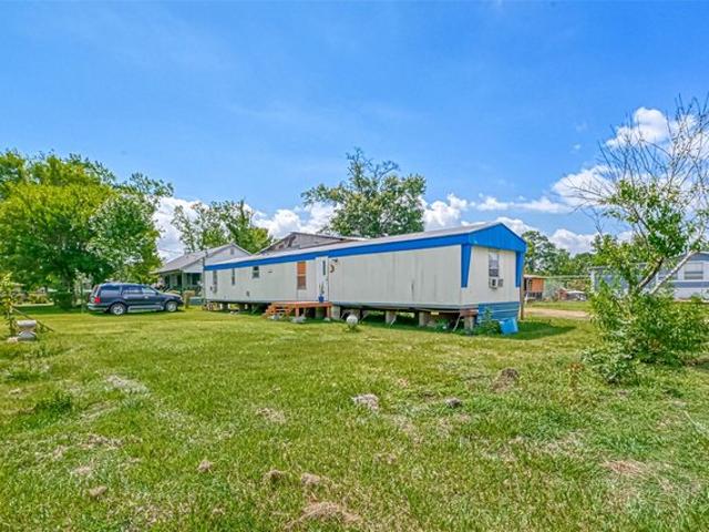 600 E Melville Dr, Crosby, TX 77532