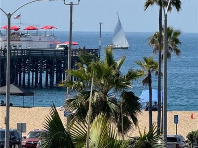600 E Oceanfront Apt 3B, Newport Beach, CA 92661
