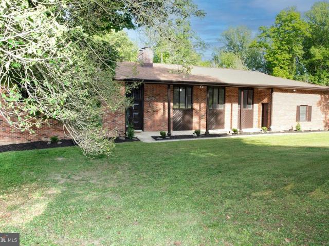 600 Earlton Court