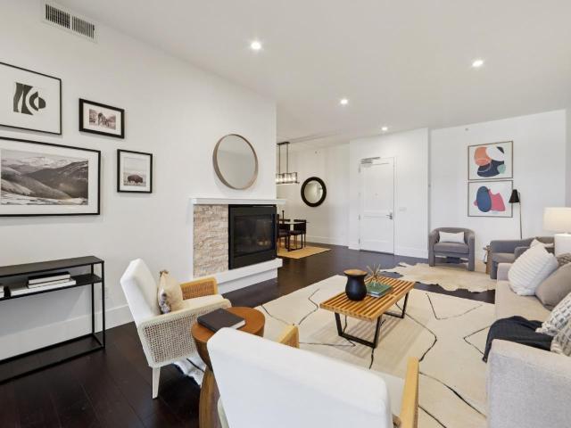 600 El Camino Real 211