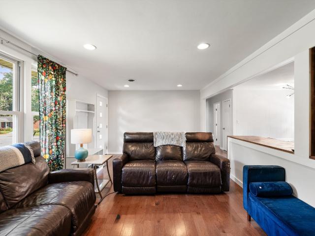600 Elaine Dr