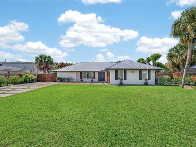 600 Honeysuckle Ln, Vero Beach, FL 32963