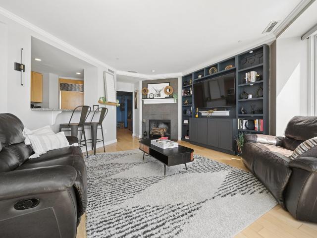 600 Harbor Blvd # 0870