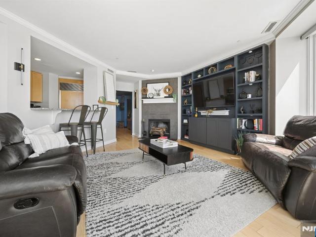600 Harbor Boulevard # 870