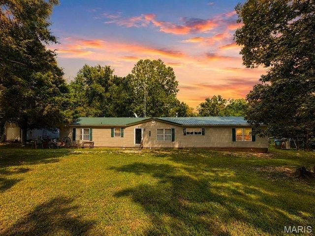 600 Hidden Lake Rd, De Soto, MO 63020