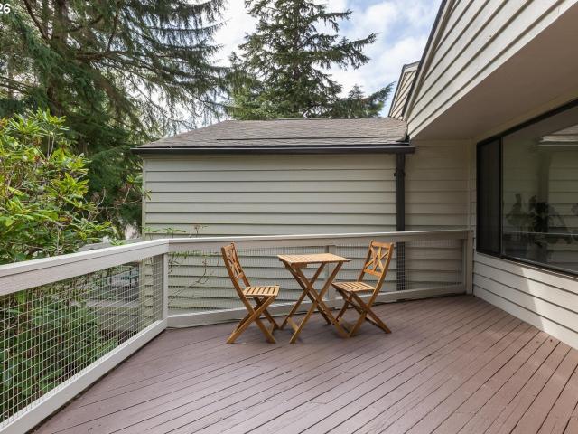 600 island dr # 18