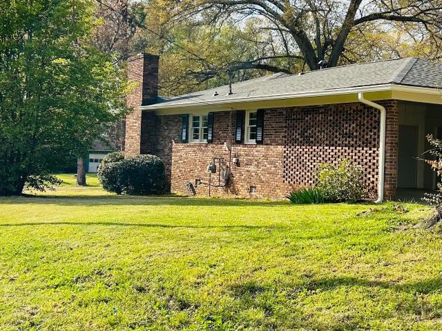 600 Oakcrest Drive
