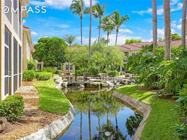 600 L Lambiance Cir 6, Naples, FL