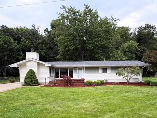 600 Lawrence Dr, Mount Zion, IL 62549