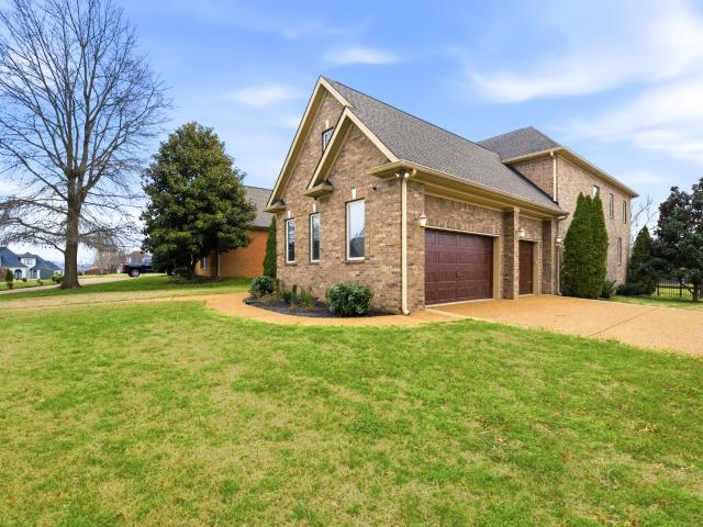 600 Lakemeade Pt