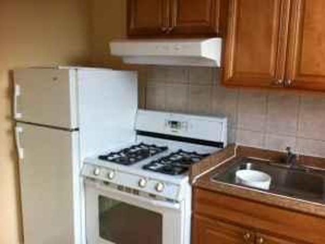 $600 Large One Bedroom Lansdowne map