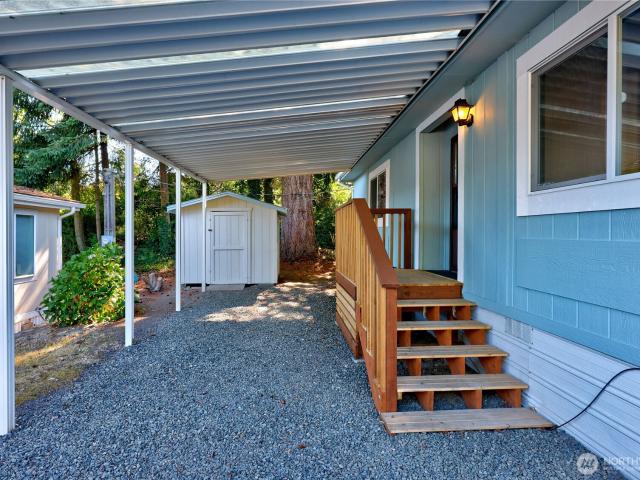 600 Lincoln Road NE # 9