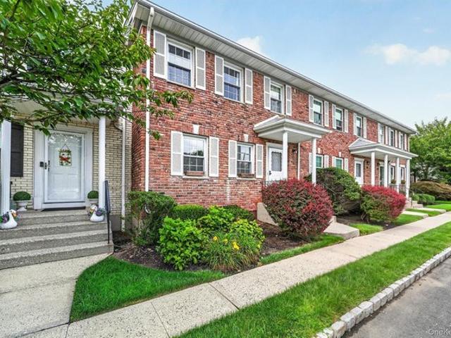 600 Mohawk Ct, Suffern, NY 10901