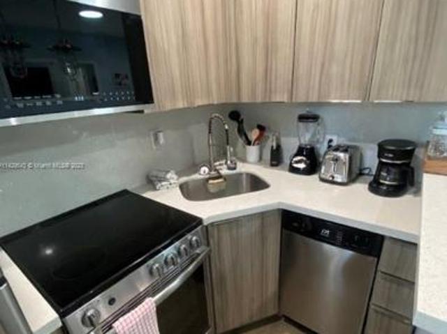 600 N 20th Ave #4, Hollywood, FL 33020
