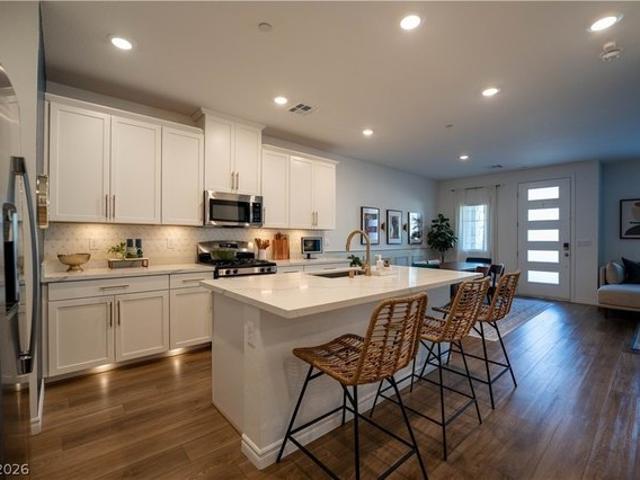 600 N Carriage Hill Dr Unit 1061, Las Vegas, NV 89138