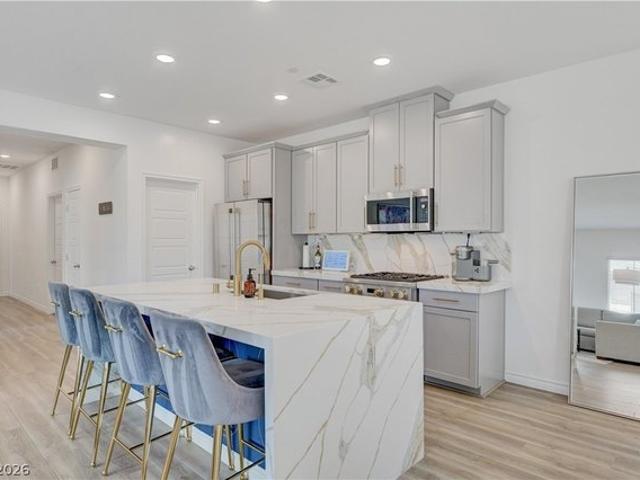 600 N Carriage Hill Dr Unit 2084, Las Vegas, NV 89138