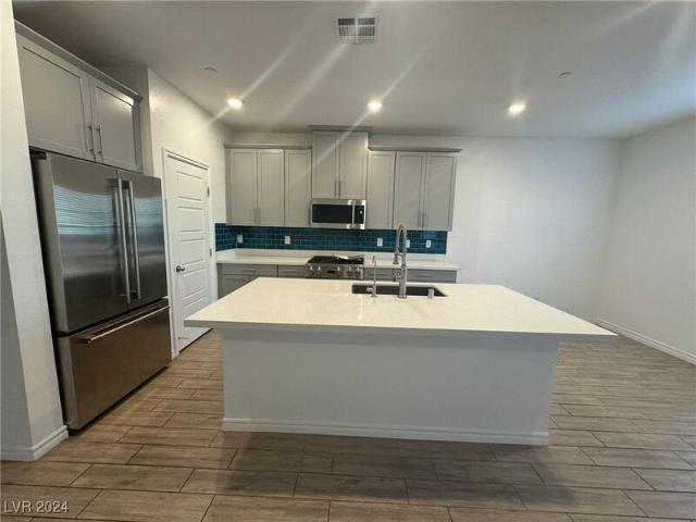 600 N Carriage Hill Drive, 1042, Las Vegas, NV 89138
