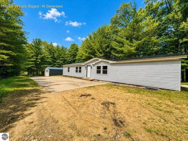 600 N Clear Lake Rd, West Branch, MI 48661
