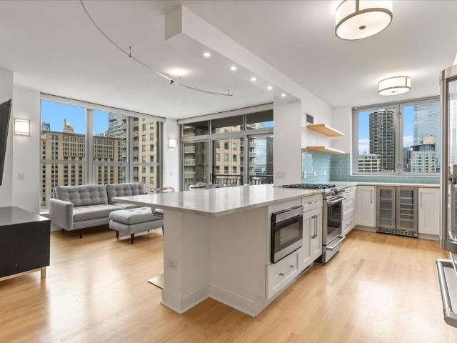 600 N Dearborn Street # 1912