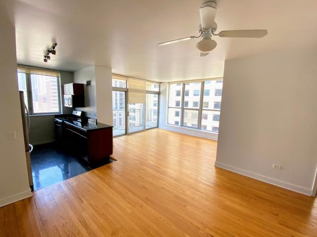 600 N Dearborn Street # 811