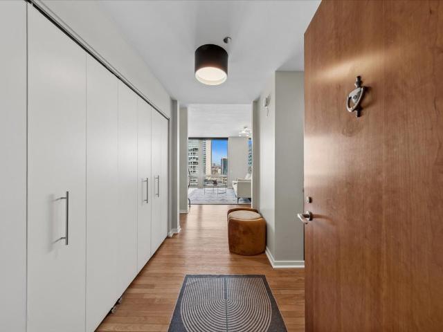 600 N Kingsbury St, Unit 1809, Chicago, IL 60654 | MLS #12632 | Compass