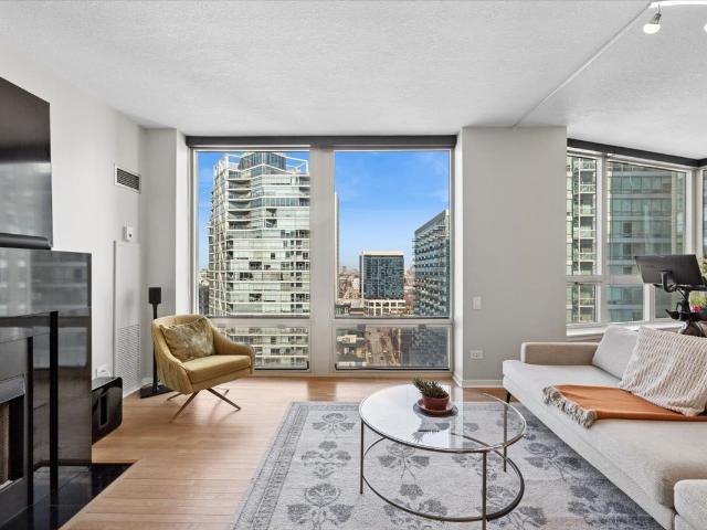 600 N Kingsbury Street # 1809