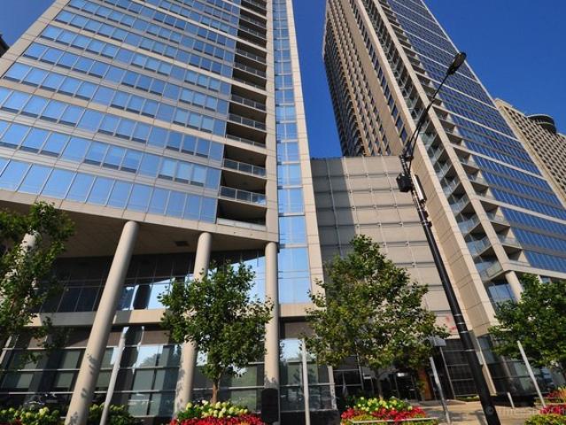 600 N Lake Shore Dr Apt 1707, Chicago, IL 60611